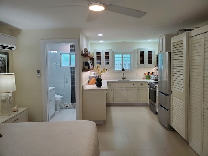 Sanctuary Guest Suite - Naples Park, FL