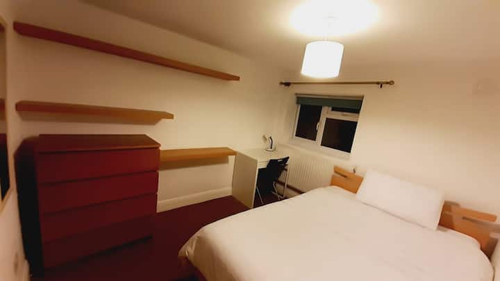 Cosy Double Room In Bow - London