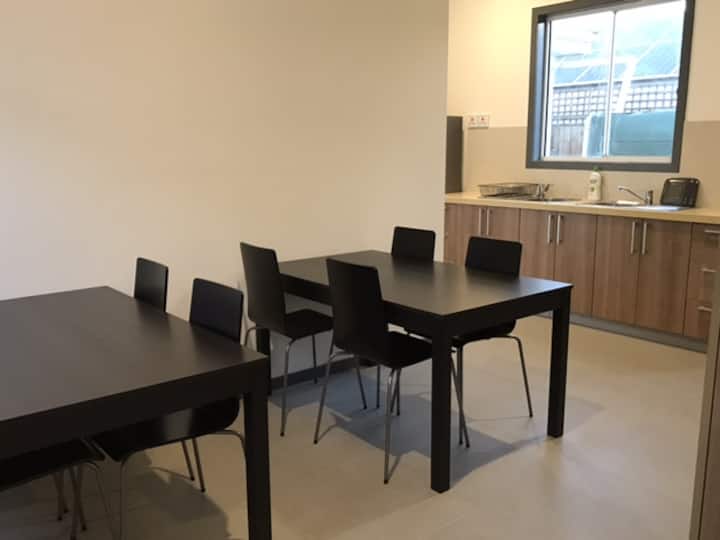 Room 4 - Large Room With Shared Bathroom - Brooklyn