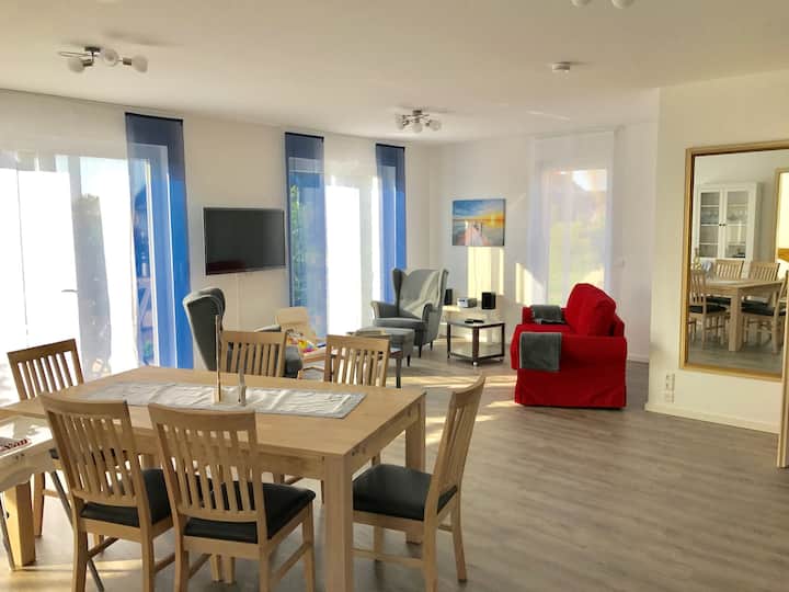 95 M² Ferienwohnung ∙ 3 Schlafzimmer ∙ 8 Gäste - Travemünde