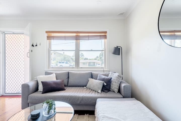 Tranquil Coastal Home, Short Walk To Mollymook Beach - Ulladulla