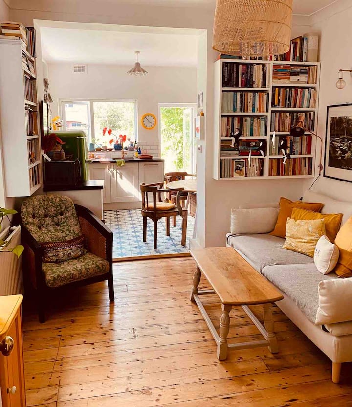 Quirky, Calm & Cosy Garden Flat - Leyton