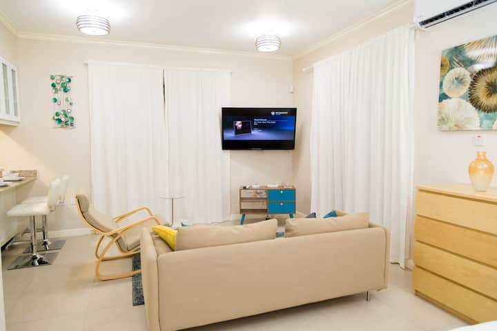 Choose To Be Happy @  Ei8ht [Super Studios] - Kingston