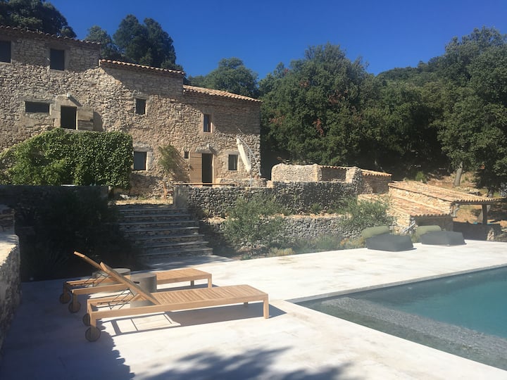 Luberon - Studio Rénové Dans Bergerie 18ème - Apt