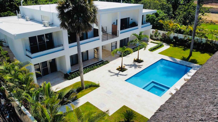 Dlx Suite | Pool | 2 Min Walk To Encuentro Beach - Dominica