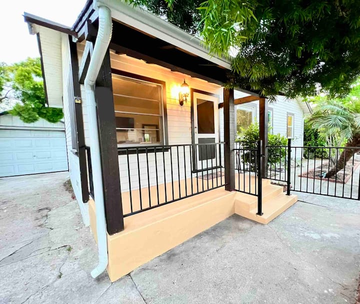 Central Gem Close To Everything - Santa Barbara, CA