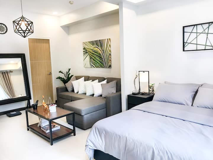 1br Unit In Pico De Loro, 3 Mins Walk To The Beach - Nasugbu