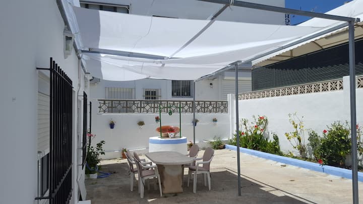 House With Large Patio On The Beachfront - Conil de la Frontera