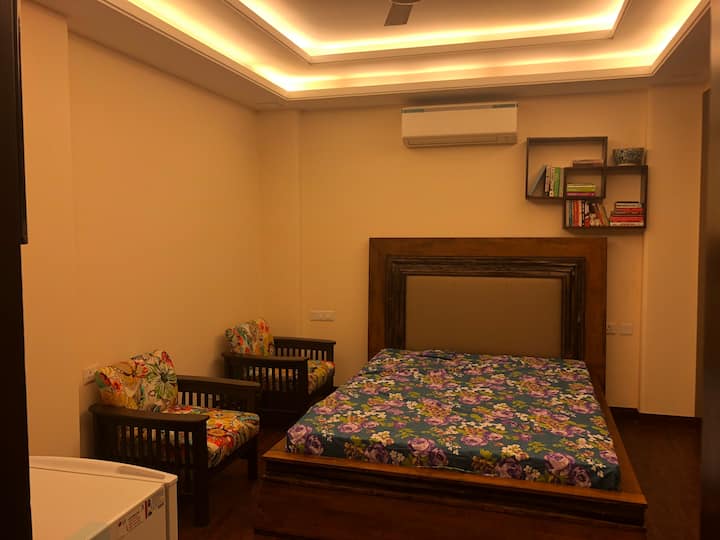 Gulmohar Park House With View - New Delhi