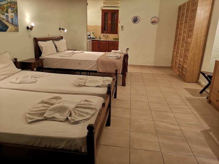 Three Brothers Studios, Studio Apartment 4 - Lindos