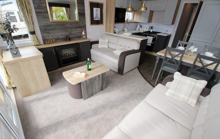 Chic Holiday Home With Balcony & Sea Views - Westward Ho!