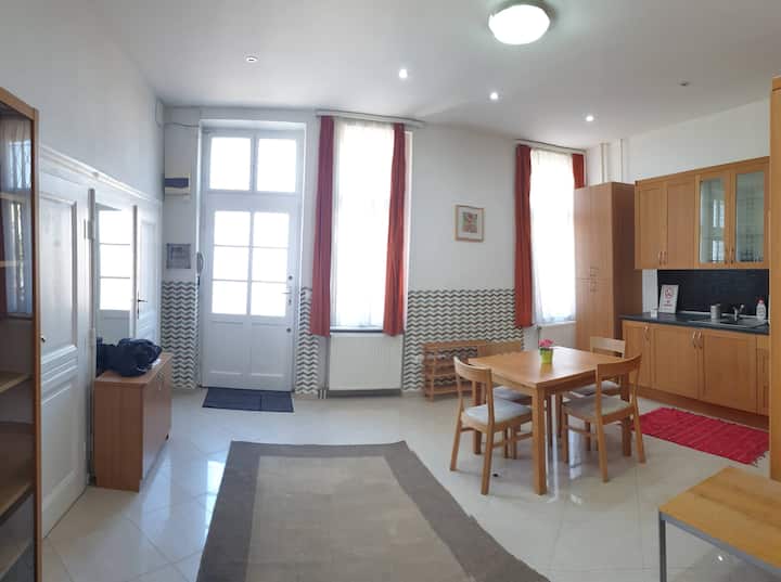 Grand Market , Sunny 2 Sep Rooms With  Balcony - Budapest