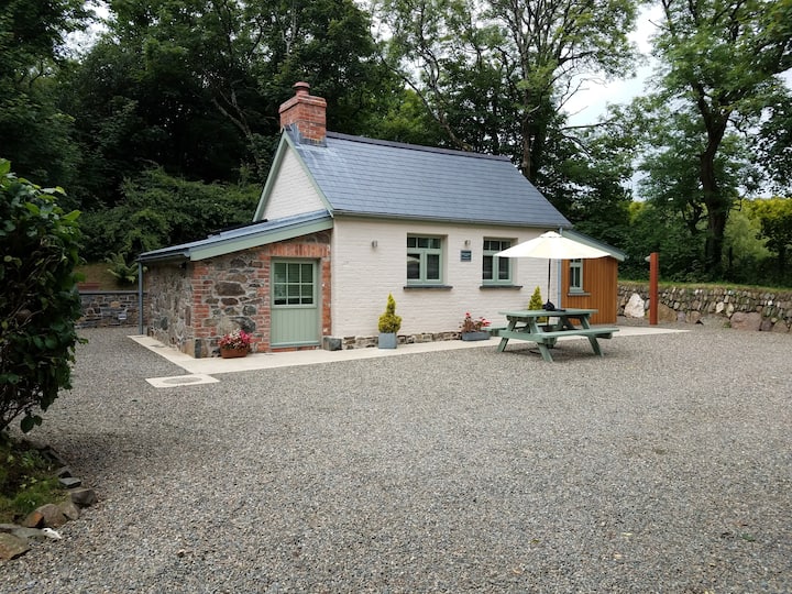 The Woodland Retreat Pembrokeshire - Dog Friendly - Solva