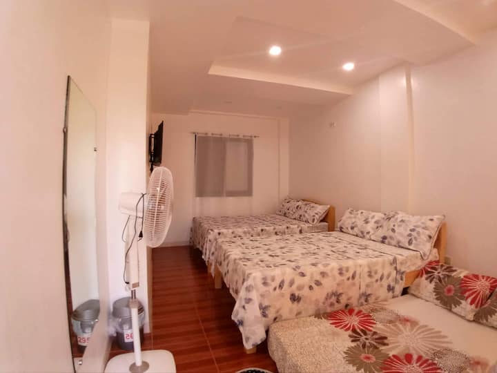 S&c Resort Room 4 @ Tondol White Sand Beach (6pax) - Anda