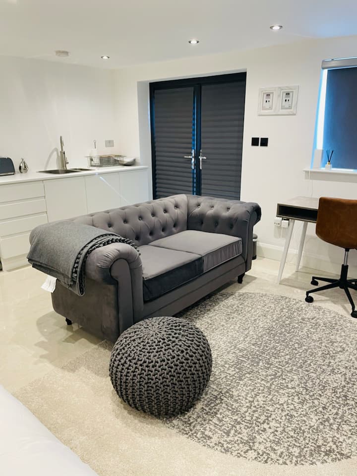The Stanmore Studio - Watford