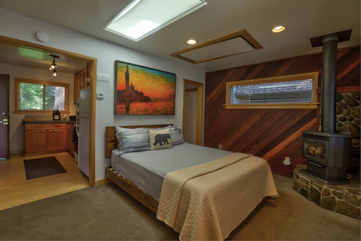 Warm Guest House W/modern Touches - Lake Tahoe