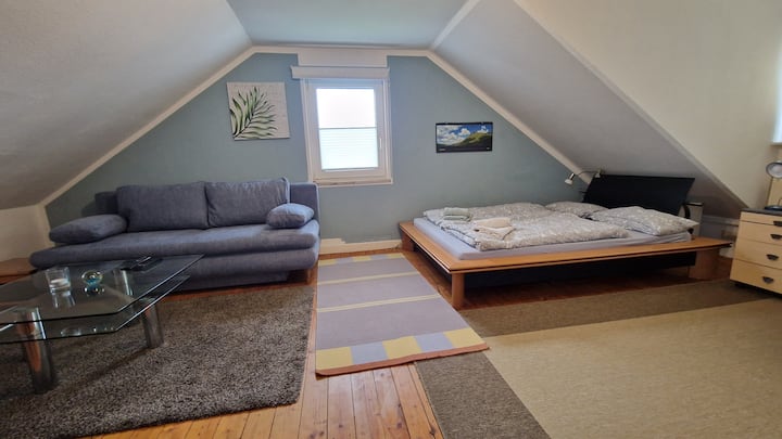 Helle 1,5 Zi. Dg Wohnung In Cronenberg - Solingen