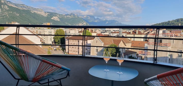 Panorama Unique Sur Les Montagnes - Annecy