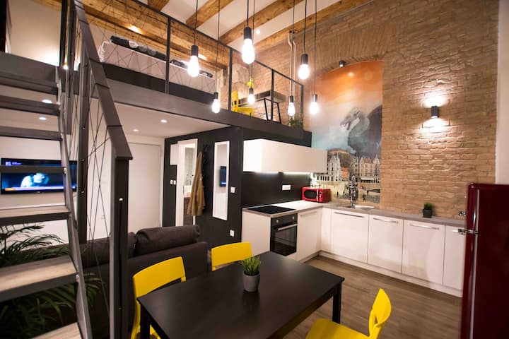 Dragon Factory Loft (Central & Parking) - Liubliana