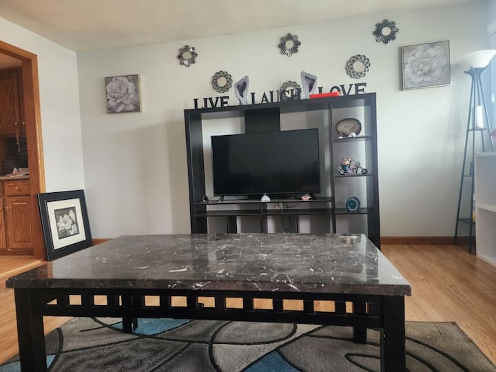 Cheerful 3-bedroom Home (Sharred With Owners) - Brighton, CO