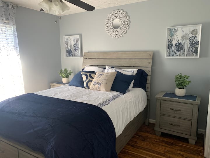 Beautiful Clean Knoxville Condo - Knoxville, TN