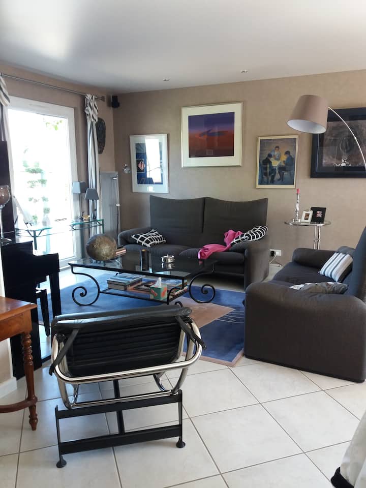 Maison Très Confortable à La Déco Contemporaine - Vichy