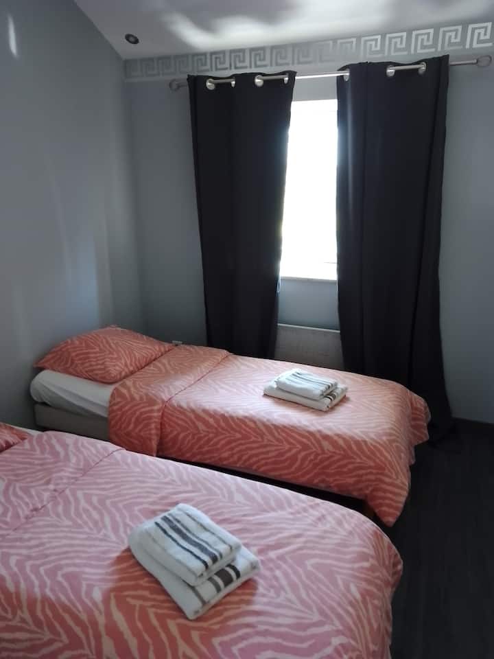 Agréable Chambres Plus Parking Privé Et Sécurisé - Les Epesses