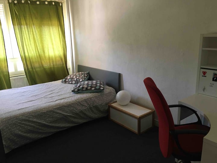 Chambre Calme Et Claire - Lyon