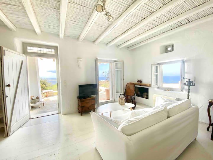 Petro’s Villa - Sarakiniko - Paro