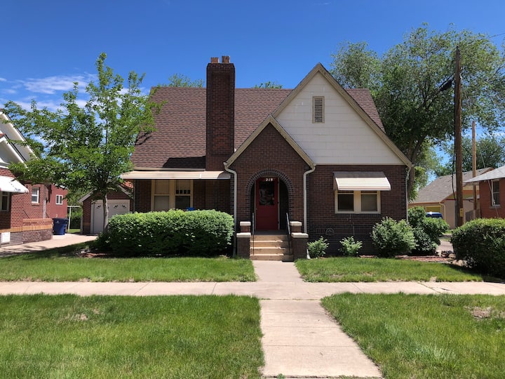 Historic Neighborhood Brick 2+ Bedroom Nice Area - Pueblo, CO