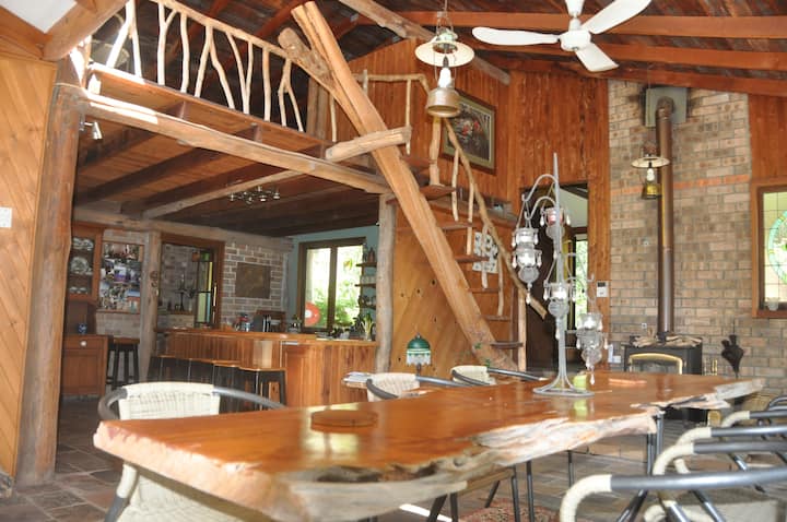 Brinawa Birds And Bush Retreat - Lake Macquarie