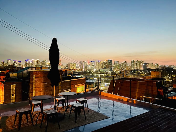 [Riwon 2f] 루프탑 바베큐가 가능한 신축의 한국식 하우스 (녹사평역 도보12분) - Seoul