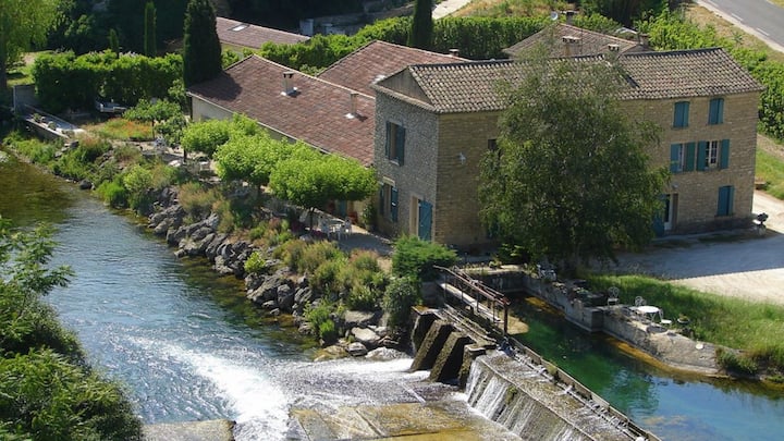 Moulin De L'aqueduc Le Cincle - Fontaine-de-Vaucluse