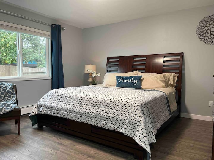 Cozy Downstairs Unit #B Near Airport, Lake & Park - Anchorage, AK