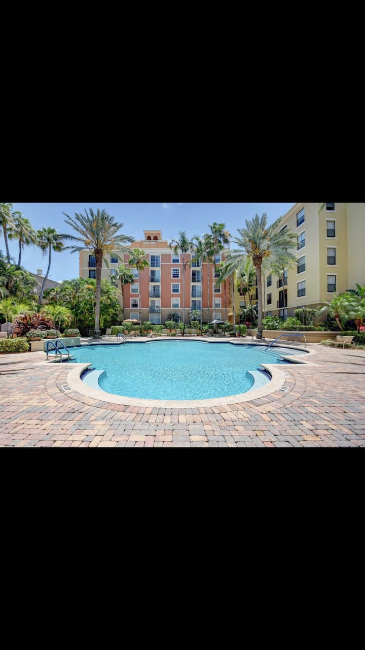 Beautiful Penthouse Condo In A Perfect Location! - West Palm Beach, FL