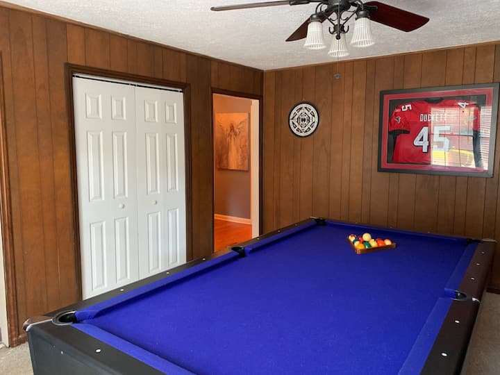 ✈Pool Table*cable*4 New Smart Tv’s 4bdrm/3bth✈ - Hartsfield-Jackson Atlanta Airport (ATL)
