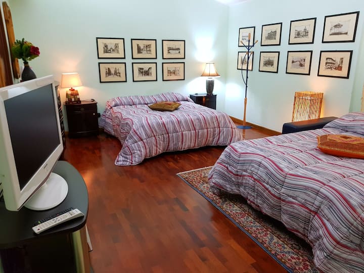 Camera Matrimoniale/quadrupla A Pedara - Nicolosi