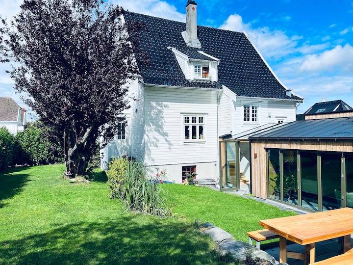 Jugend Villa Near City Centre - スタバンゲル