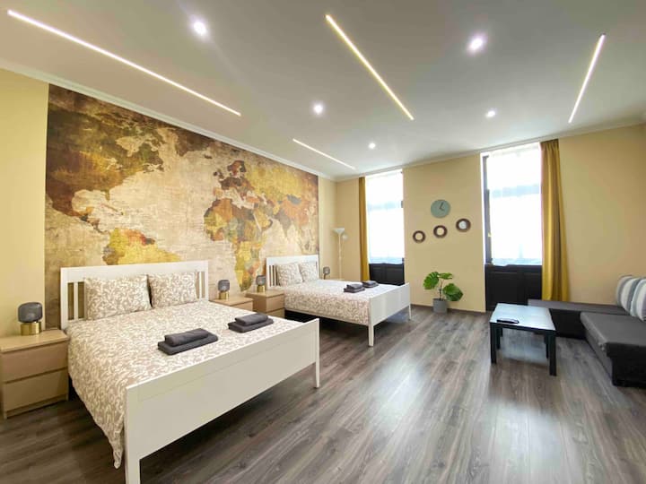 Trendy Synagogue Apartment With 8ppl/4beds - Budapest