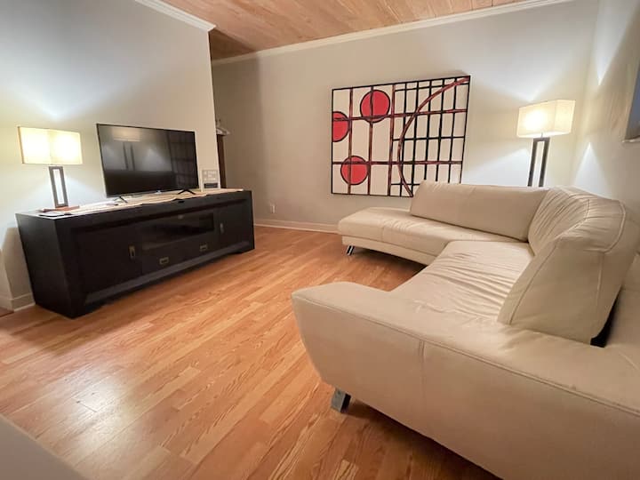 Stylish Studio Apt - Near The Beach - 德拉海灘