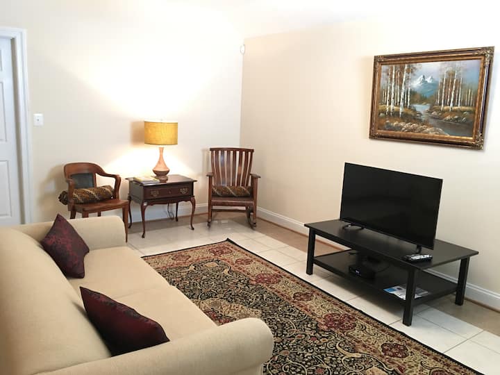 Private Vienna Guest Suite With Washer/dryer - Fairfax, VA