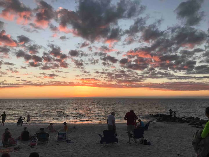 Beautiful 3 Or 4 Bedroom Home And Pool In Naples - Naples, FL