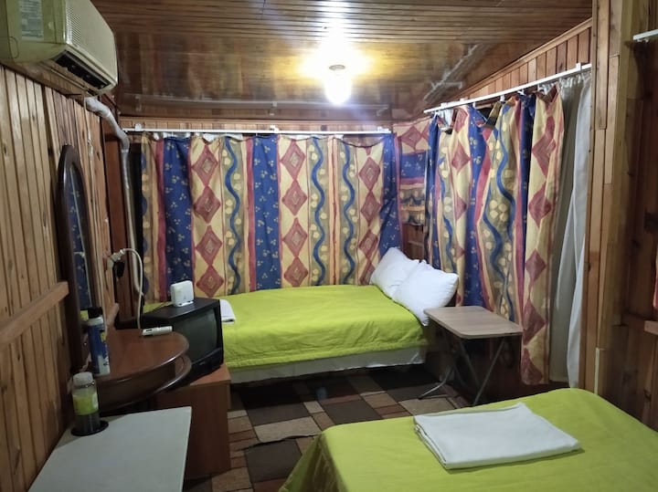 Oba Evi̇ Eden Beach Sifir Deni̇z Tamamen Doğal Otanti̇k Sessi̇z Saki̇n ÇOk Keyi̇fli̇ Bi̇r Kir Evi̇ Arkasi Li̇kya Yoluna Cepheli̇ Dağ Ve Orman ÖNü Deni̇z Hari̇ka Bi̇r Ortamda Tati̇le Ne Dersi̇ni̇z... - Kumluca