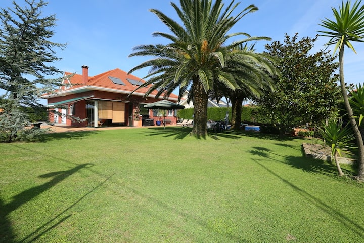 Familyhome With Royal Garden - Cantabria