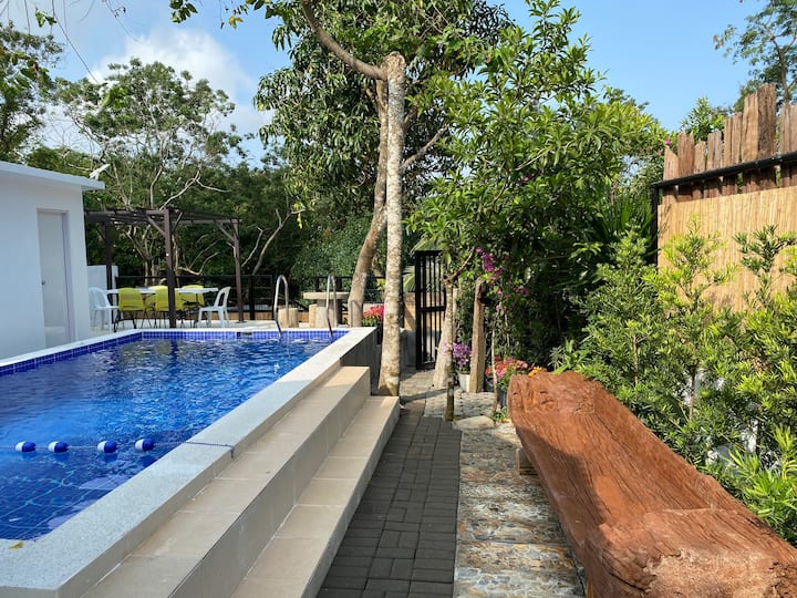 One Caballero Tiny Garden House - Alfonso