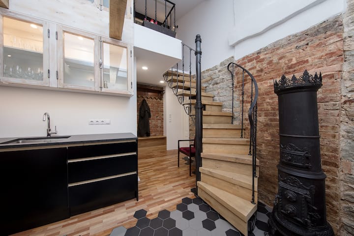 Nuns Tower Apt+3br+fireplace+garden, In Old Town - Estonia