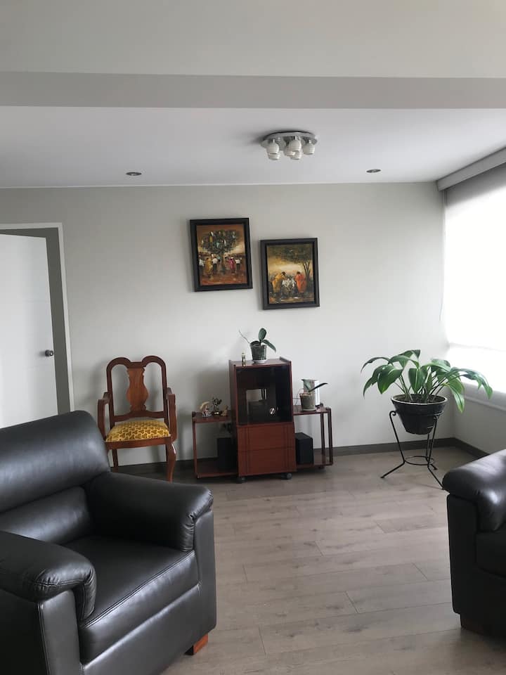 Experience Miraflores Like A Local | Private Room - Pérou