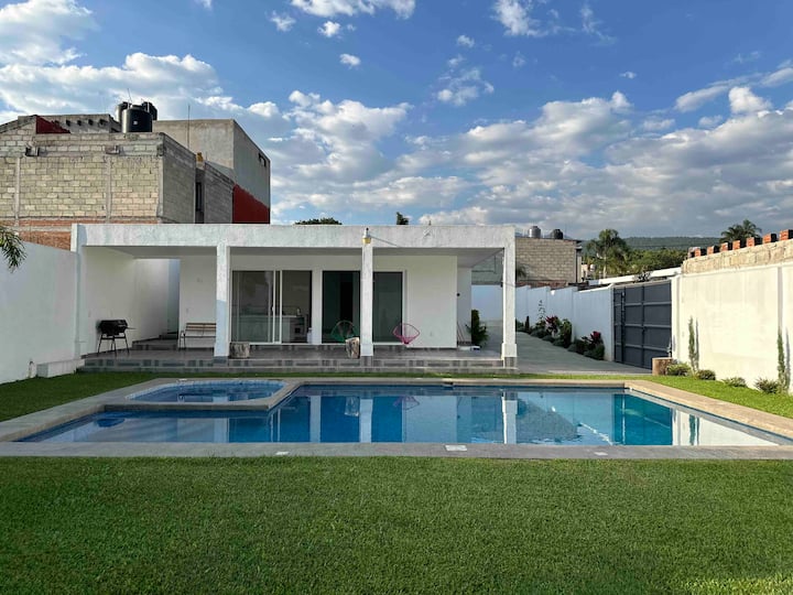 Hermosa Casa Cuernavaca. Alberca, Jacuzzi Y JardÃn - Cuernavaca