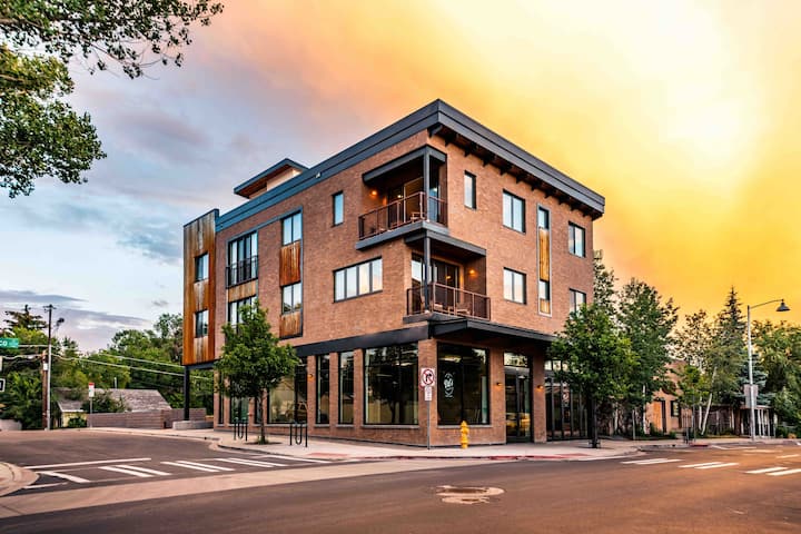 (202)the Lofts, By Flagtown, 1 Bed 1 Bath - Flagstaff, AZ