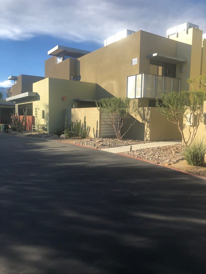 Downtown Palm Springs Townhouse 2 Master Suites - Palm Springs, CA